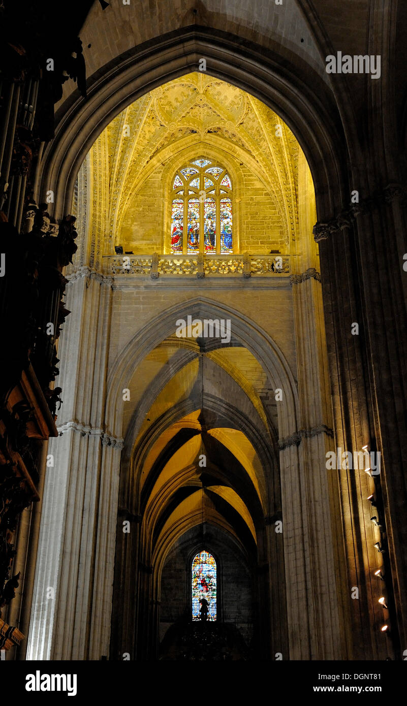 Seville cathedral interior hi-res stock photography and images - Alamy