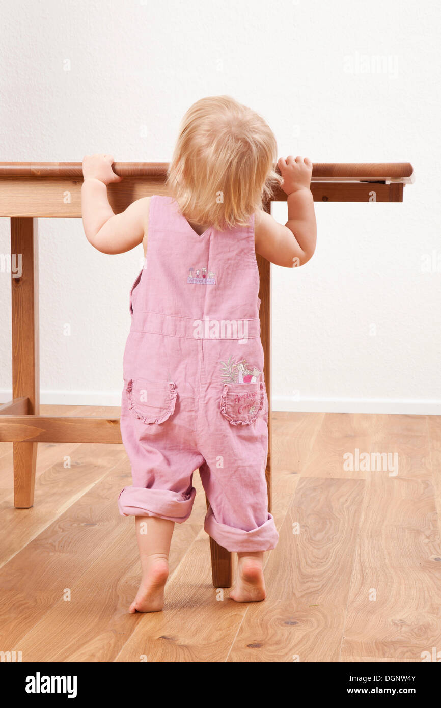 Tables standing hi-res stock photography and images - Alamy