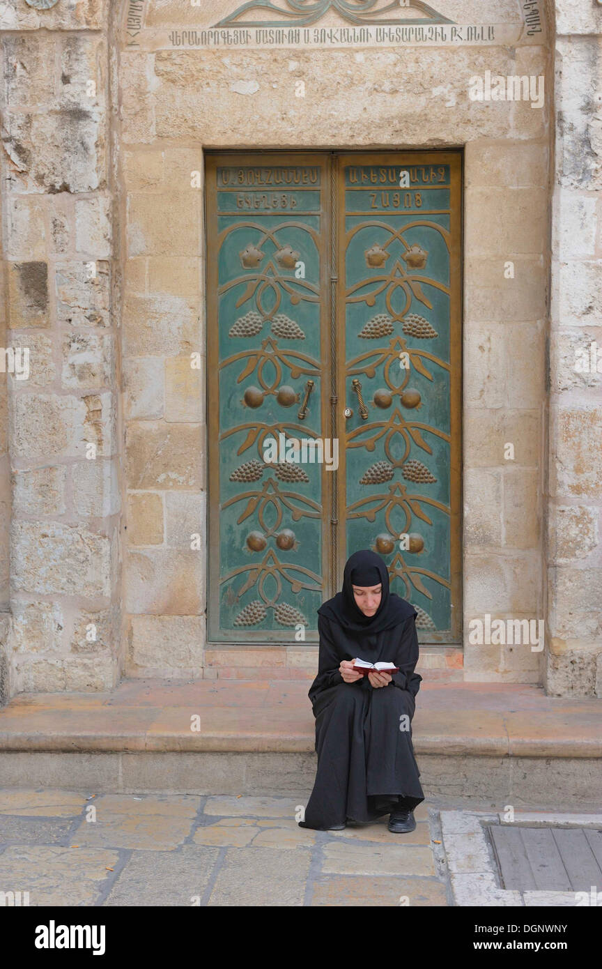 Russian orthodox nun hi-res stock photography and images - Alamy