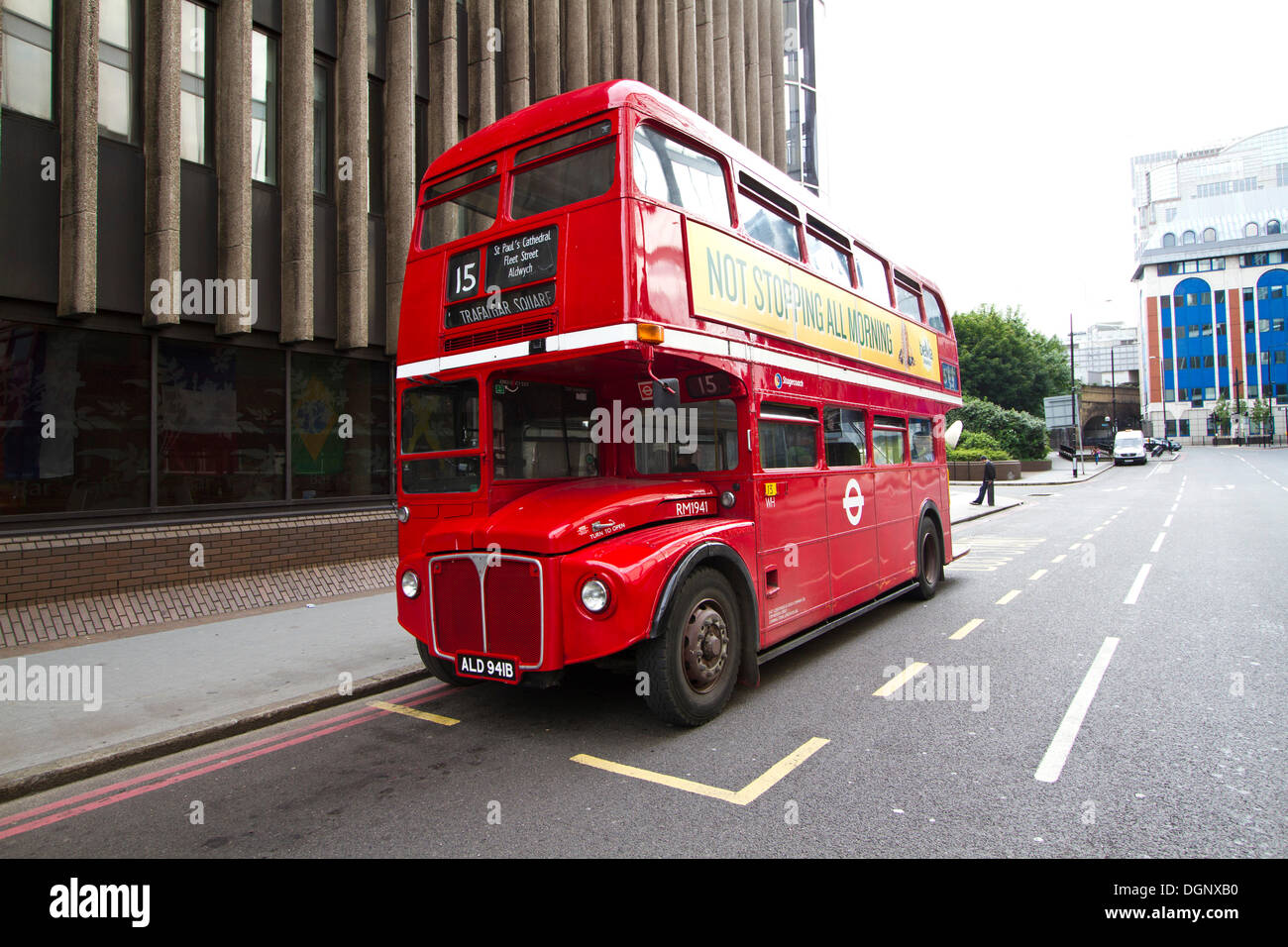 Double decker bus london hi-res stock photography and images - Alamy