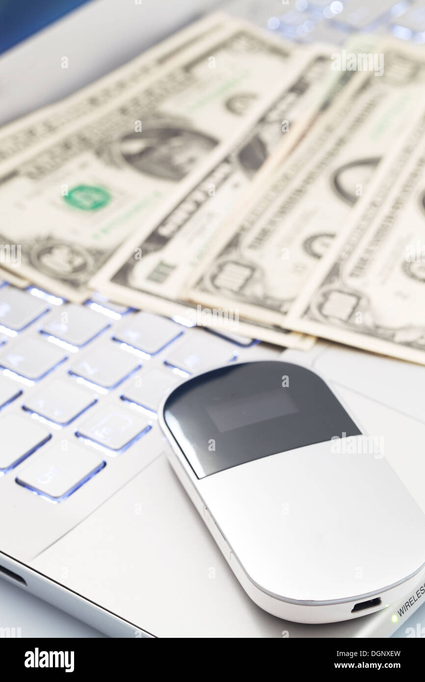 Internet banking hi-res stock photography and images - Alamy