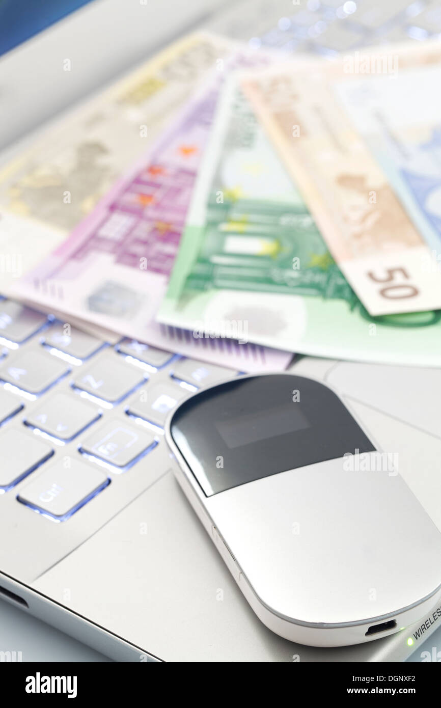 Internet banking hi-res stock photography and images - Alamy