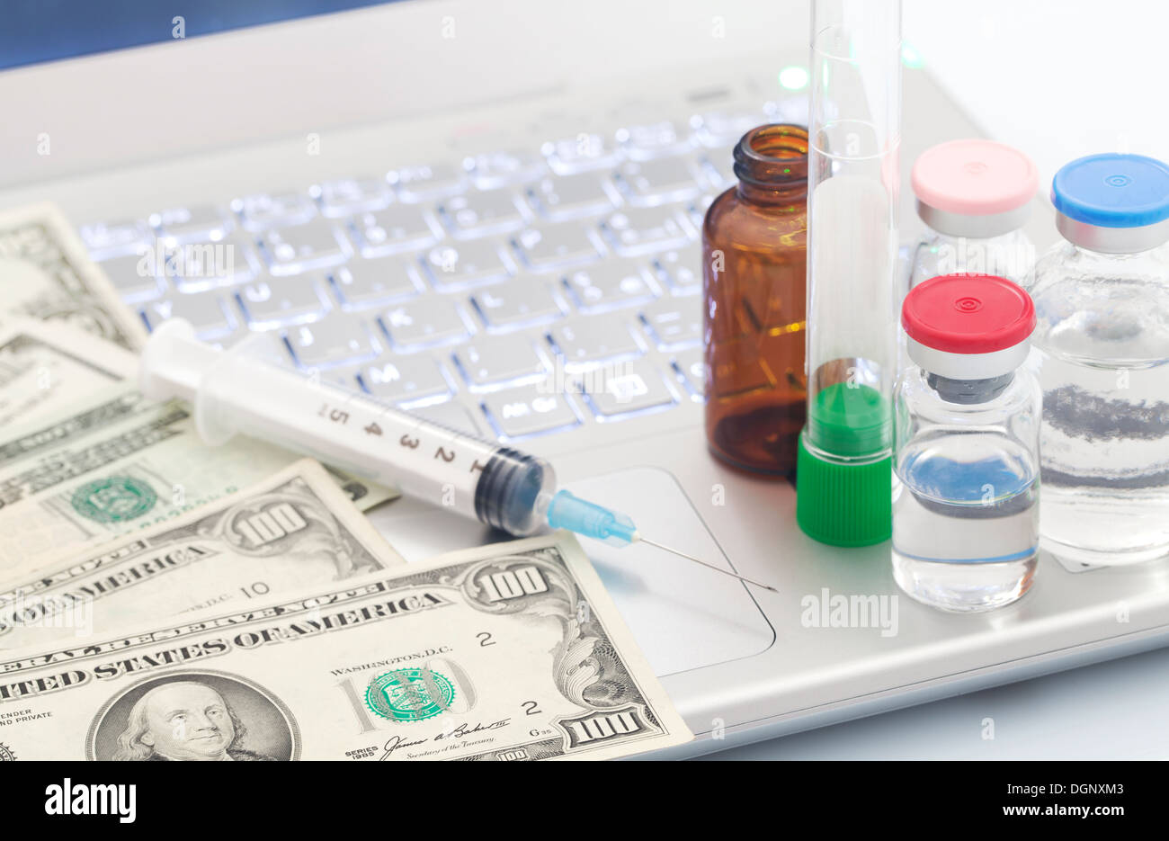 Pharmaceutical research hi-res stock photography and images - Alamy