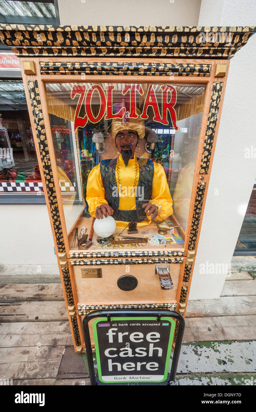 Zoltar fortune teller machine zoltar hi-res stock photography and ...