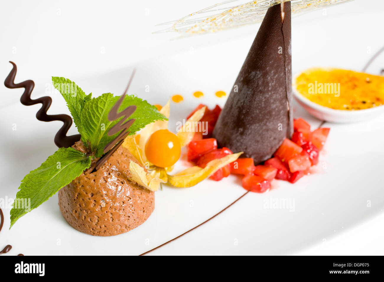 Decorative chocolate plates hi-res stock photography and images - Alamy