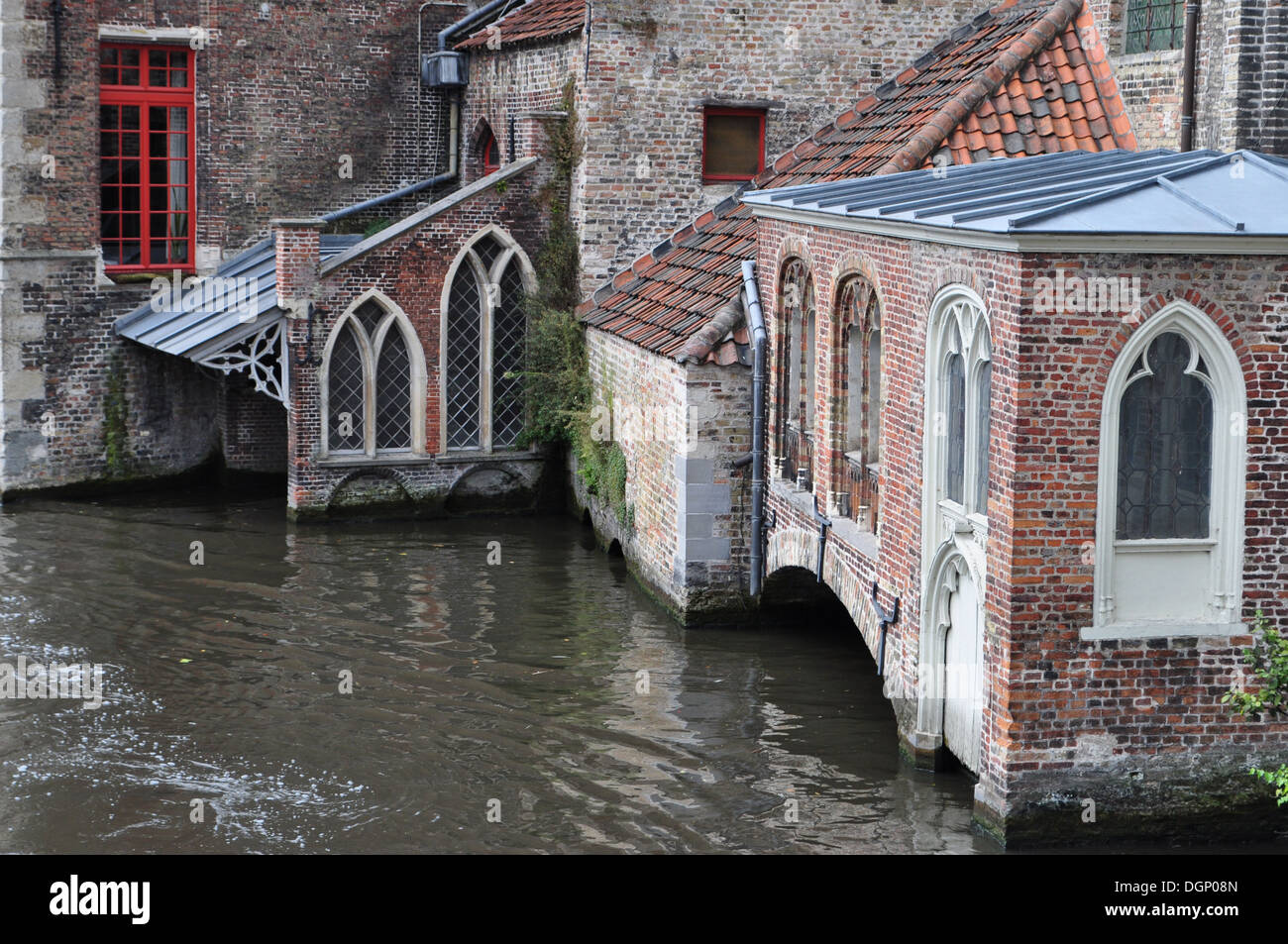 Canalside houses hi-res stock photography and images - Alamy