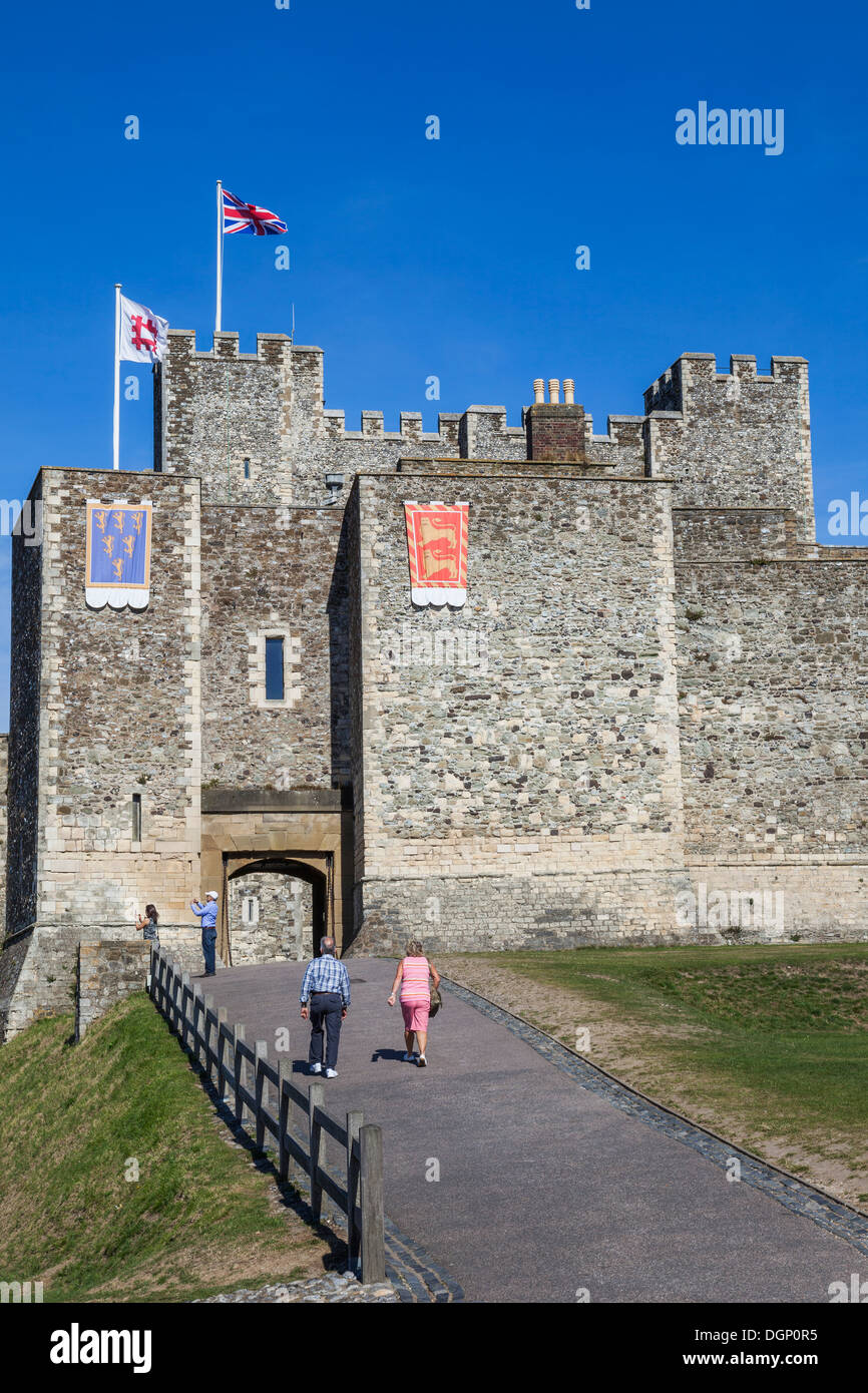 Dover exterior kent england hi-res stock photography and images - Alamy
