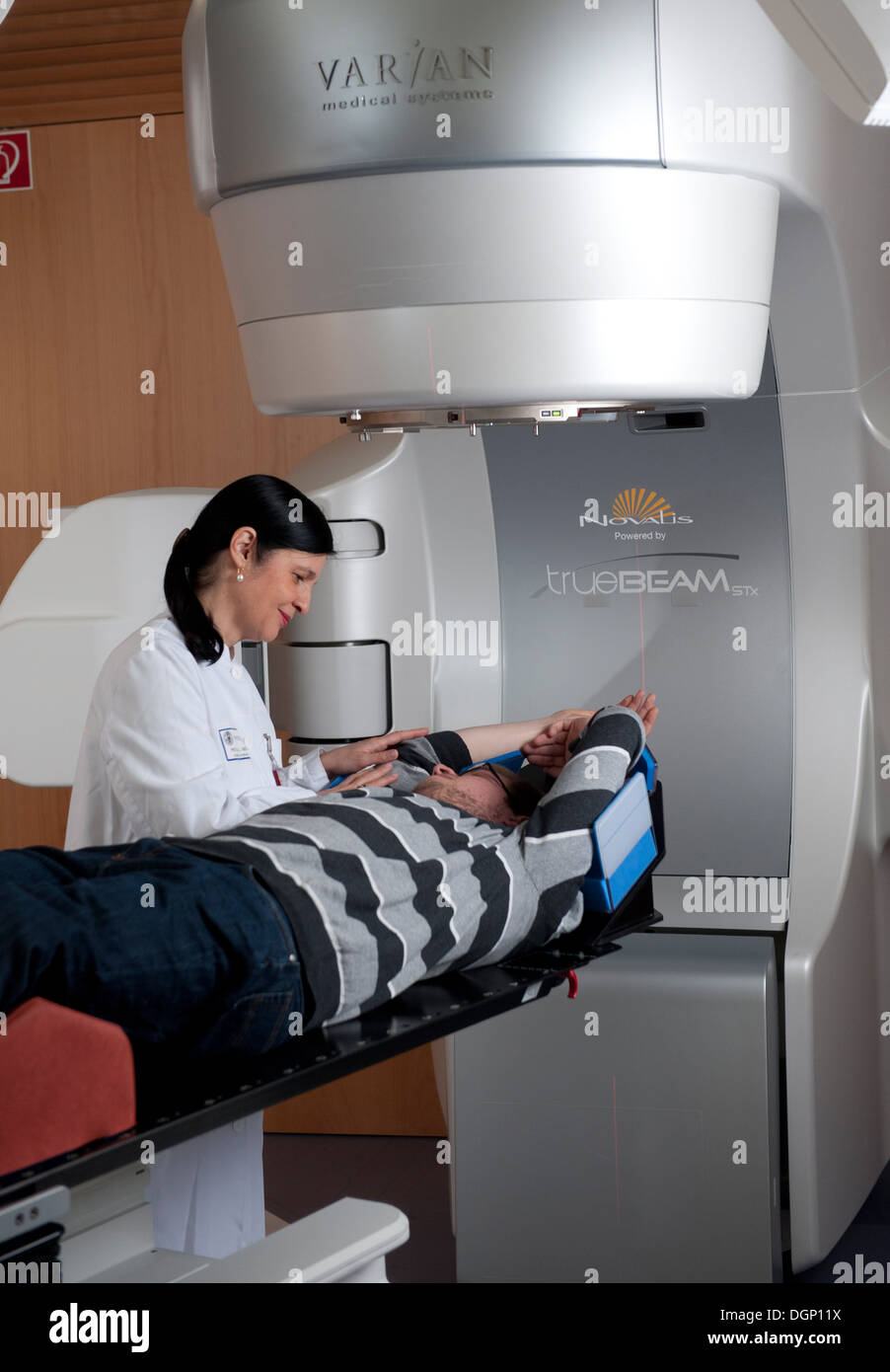 Radiation therapy device hi-res stock photography and images - Alamy