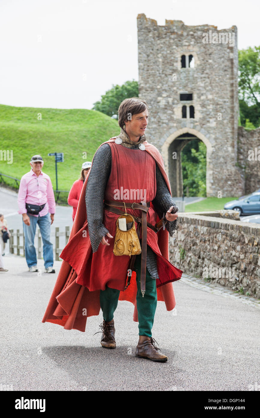 Medieval knight costume hi-res stock photography and images - Alamy