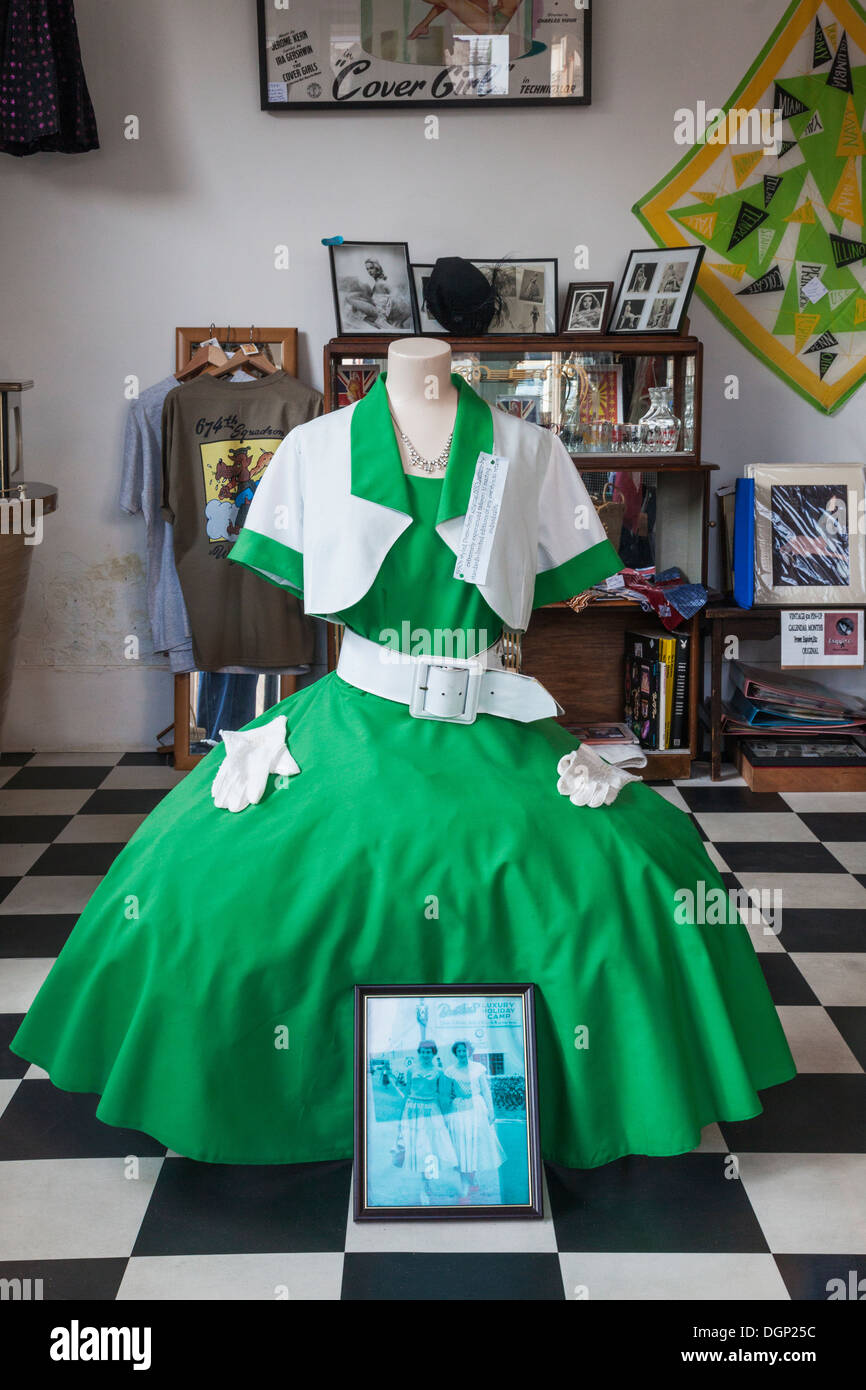 Retro display shop interior hi-res stock photography and images - Alamy