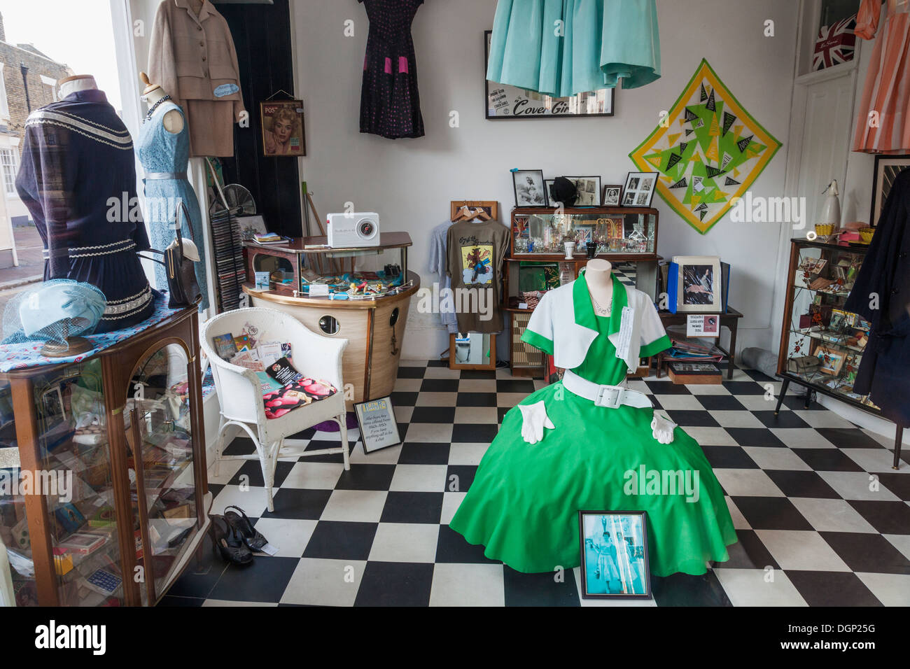 Vintage clothing display hi-res stock photography and images - Alamy
