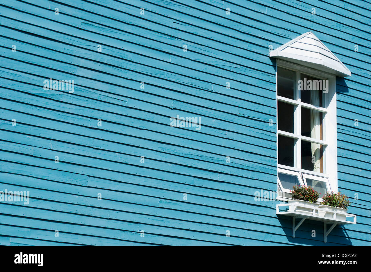 Blue timber window hi-res stock photography and images - Alamy