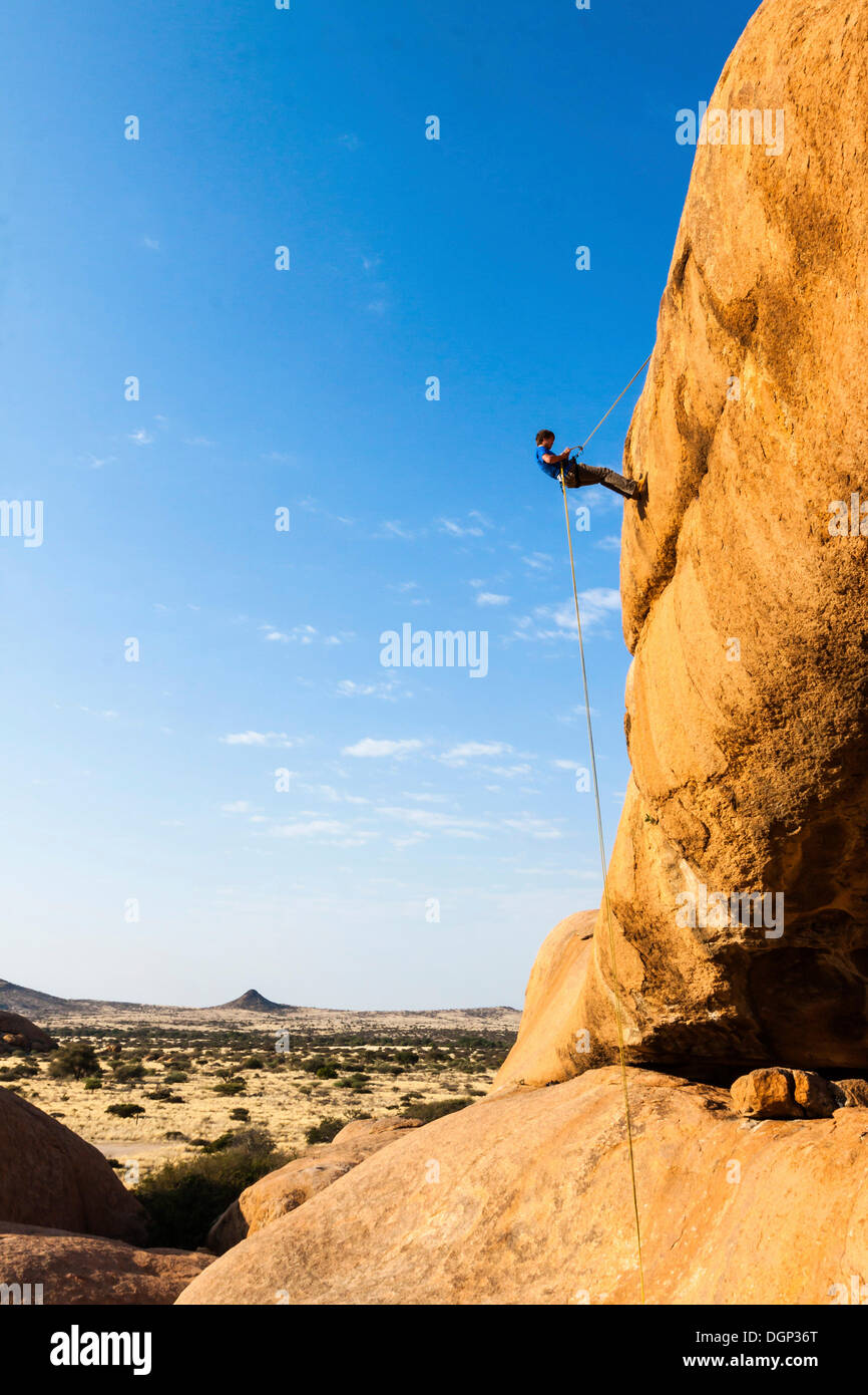 A climber abseiling hi-res stock photography and images - Alamy