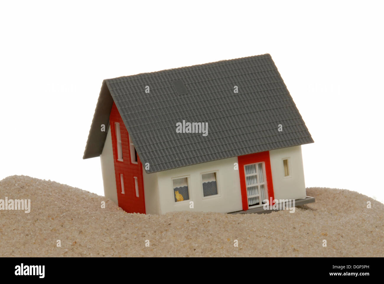 House built on sand hi-res stock photography and images - Alamy