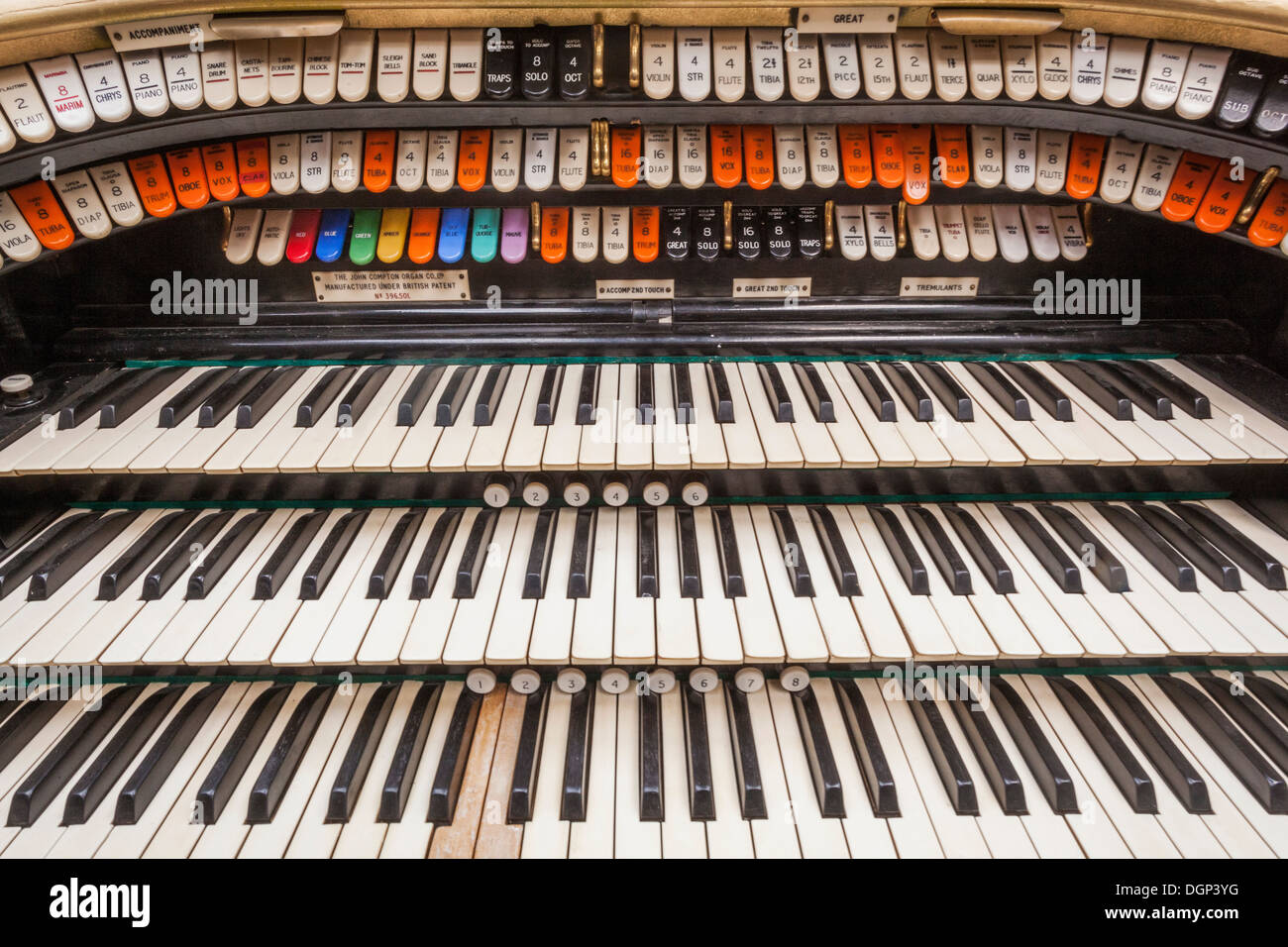 Organ console hi-res stock photography and images - Alamy