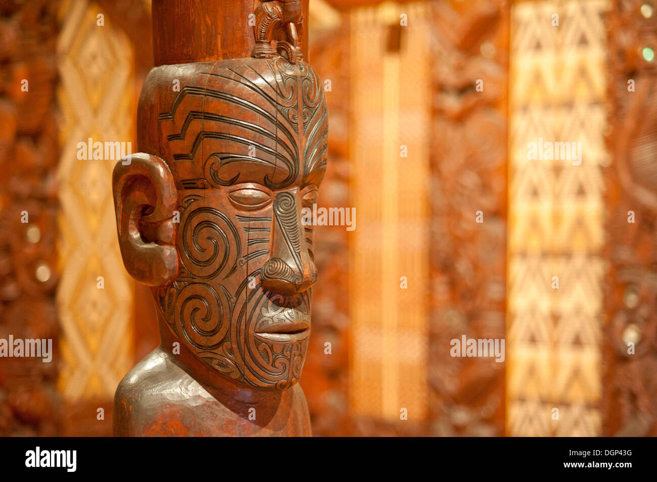 Maori sculptures hi-res stock photography and images - Alamy