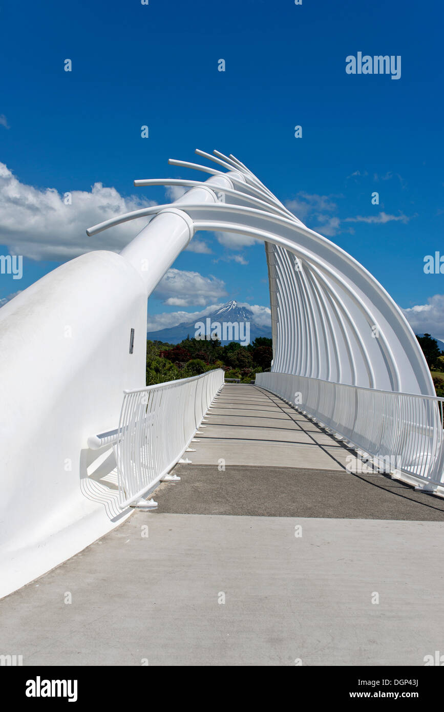 Te Rewa Rewa Bridge, Mount Taranaki at back, New Plymouth, Taranaki ...