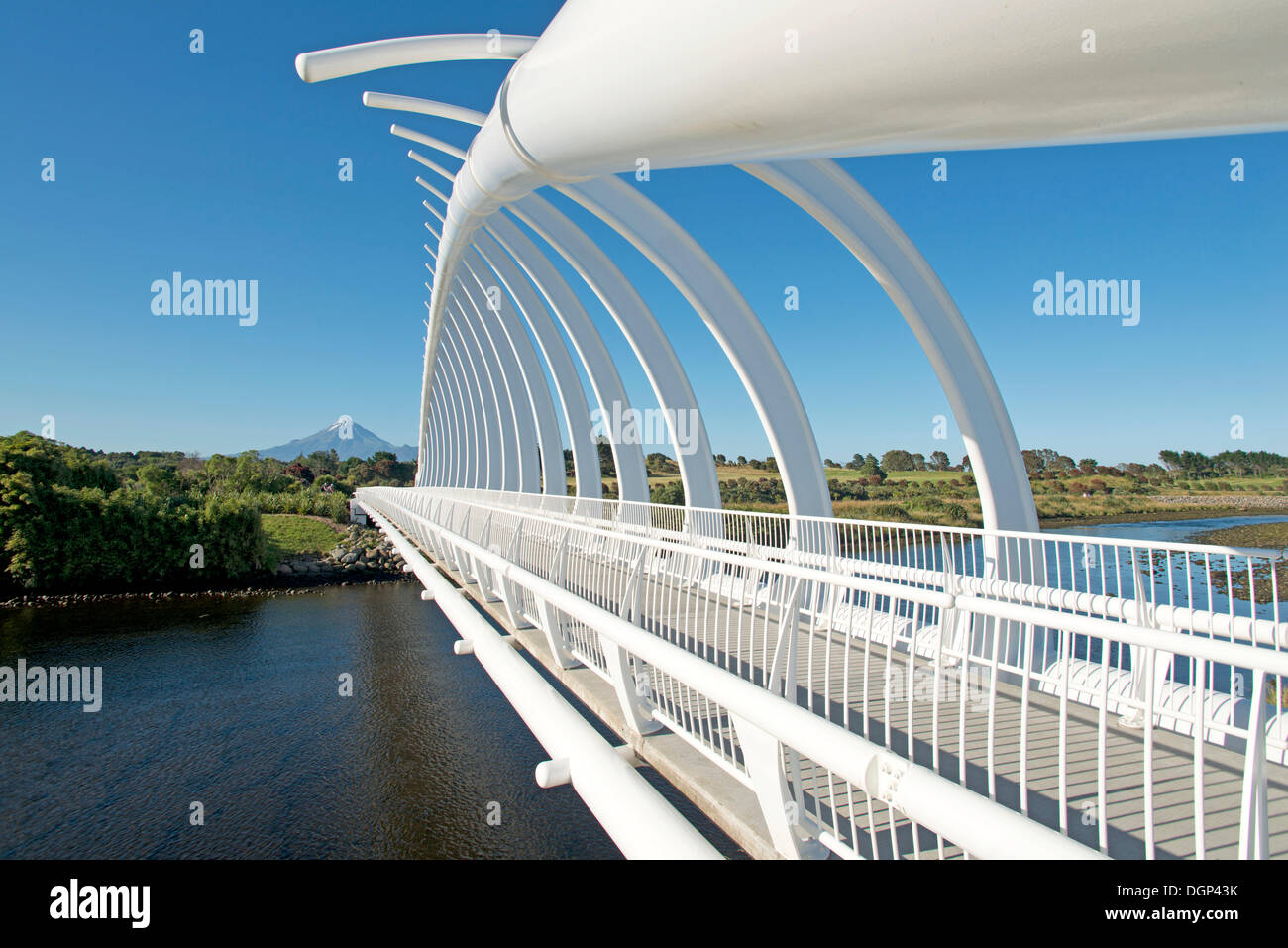 Te Rewa Rewa Bridge, volcano Mount Taranaki at back, New Plymouth ...