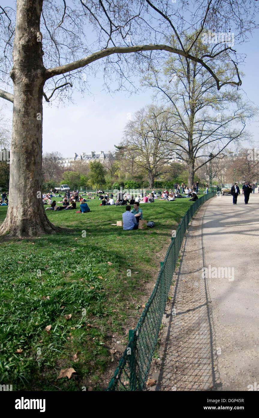 Parc Monceau, a semi-public park situated in the 8th arrondissement of ...