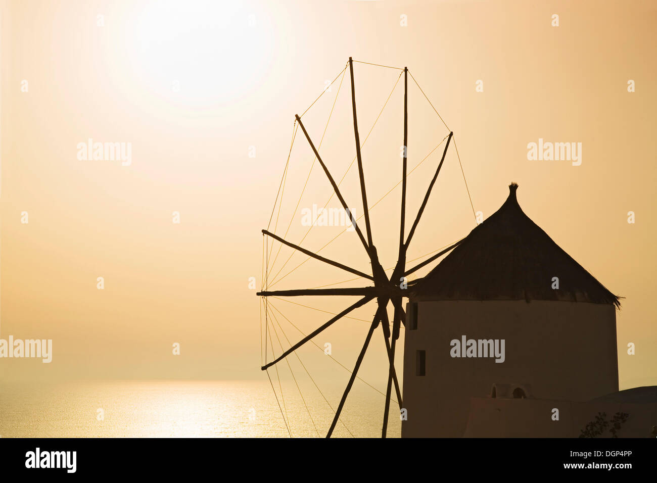 Setting sun greece hi-res stock photography and images - Alamy