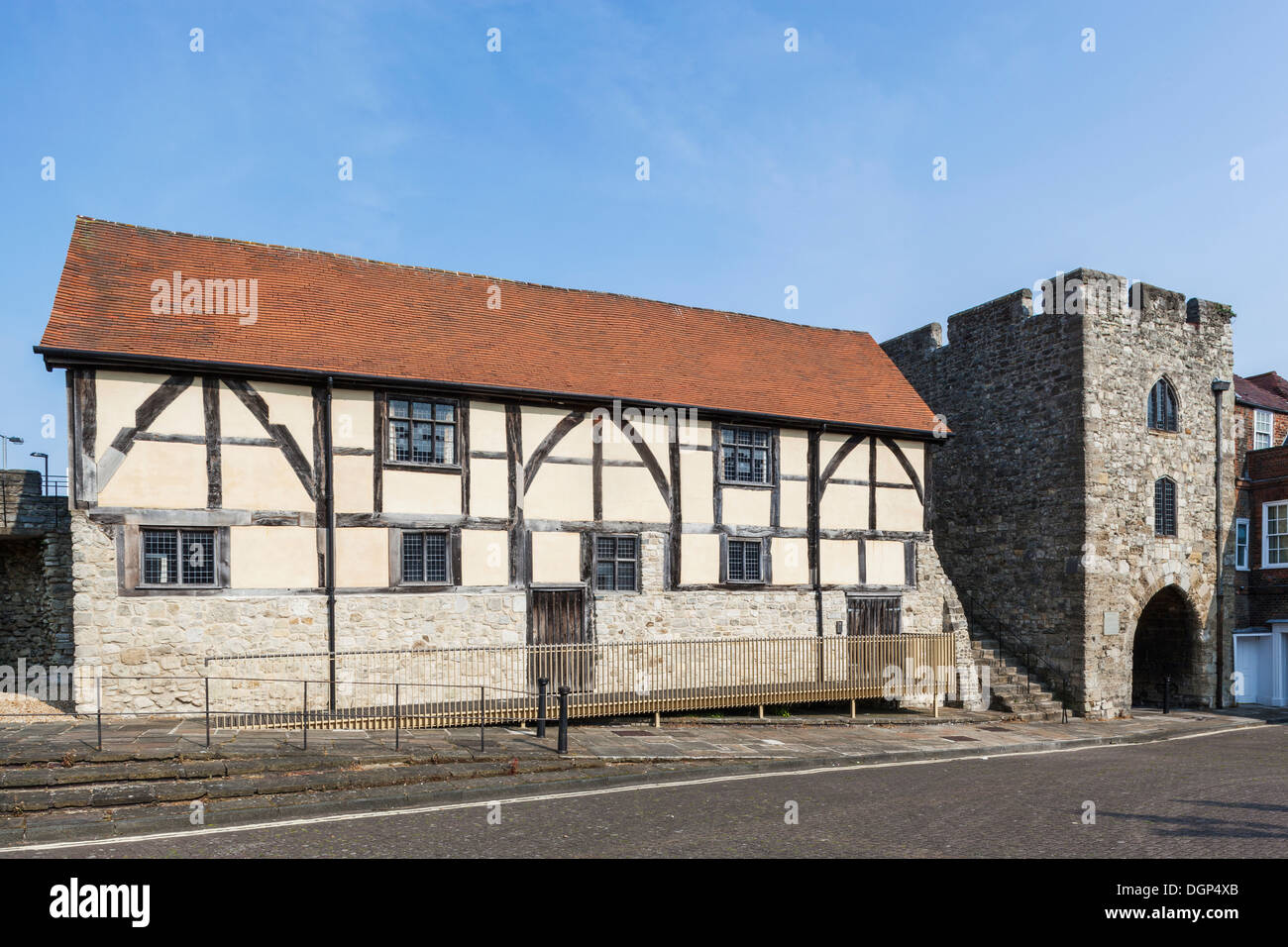 Tudor merchants hall hi-res stock photography and images - Alamy