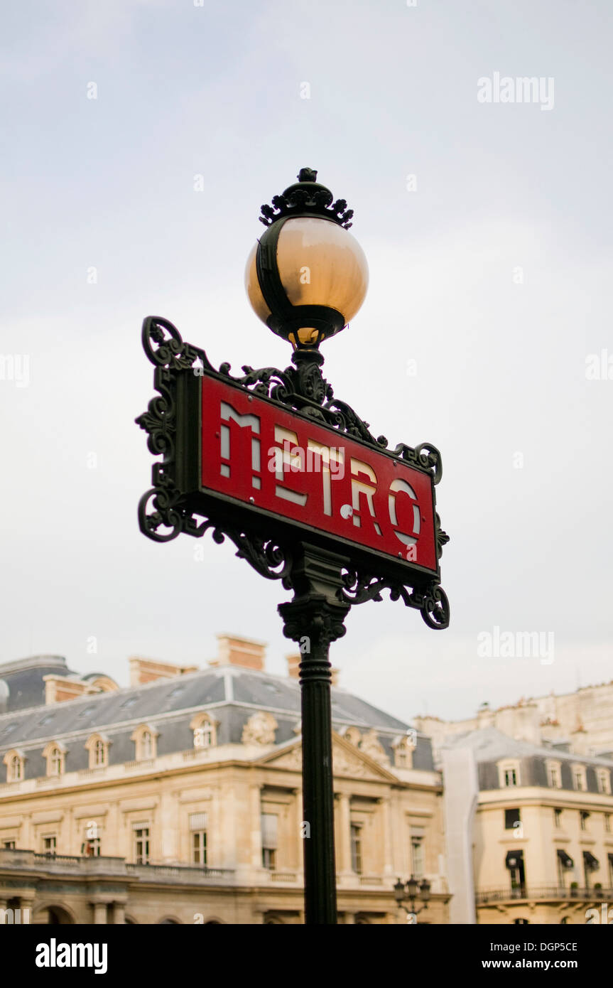 Classical Metro Sign, Paris Stock Photo - Alamy