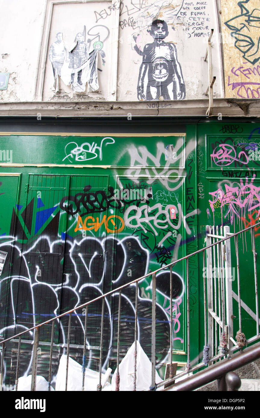 Graffiti painting wall paris hi-res stock photography and images - Alamy