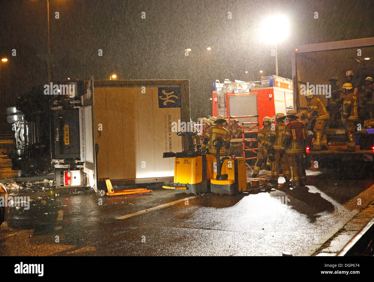 Berlin truck accident on highway hi-res stock photography and images ...