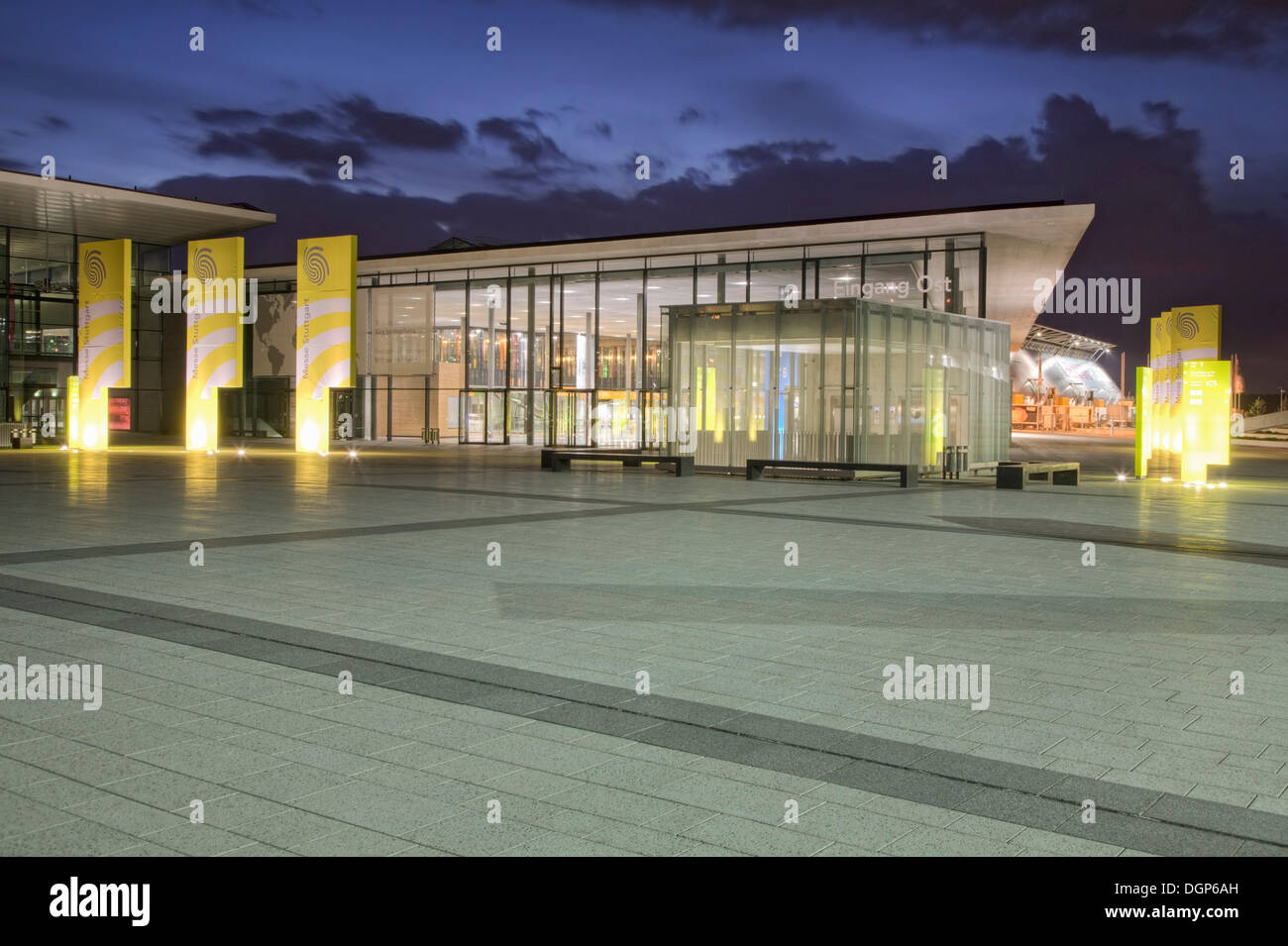 New trade fair building hi-res stock photography and images - Alamy