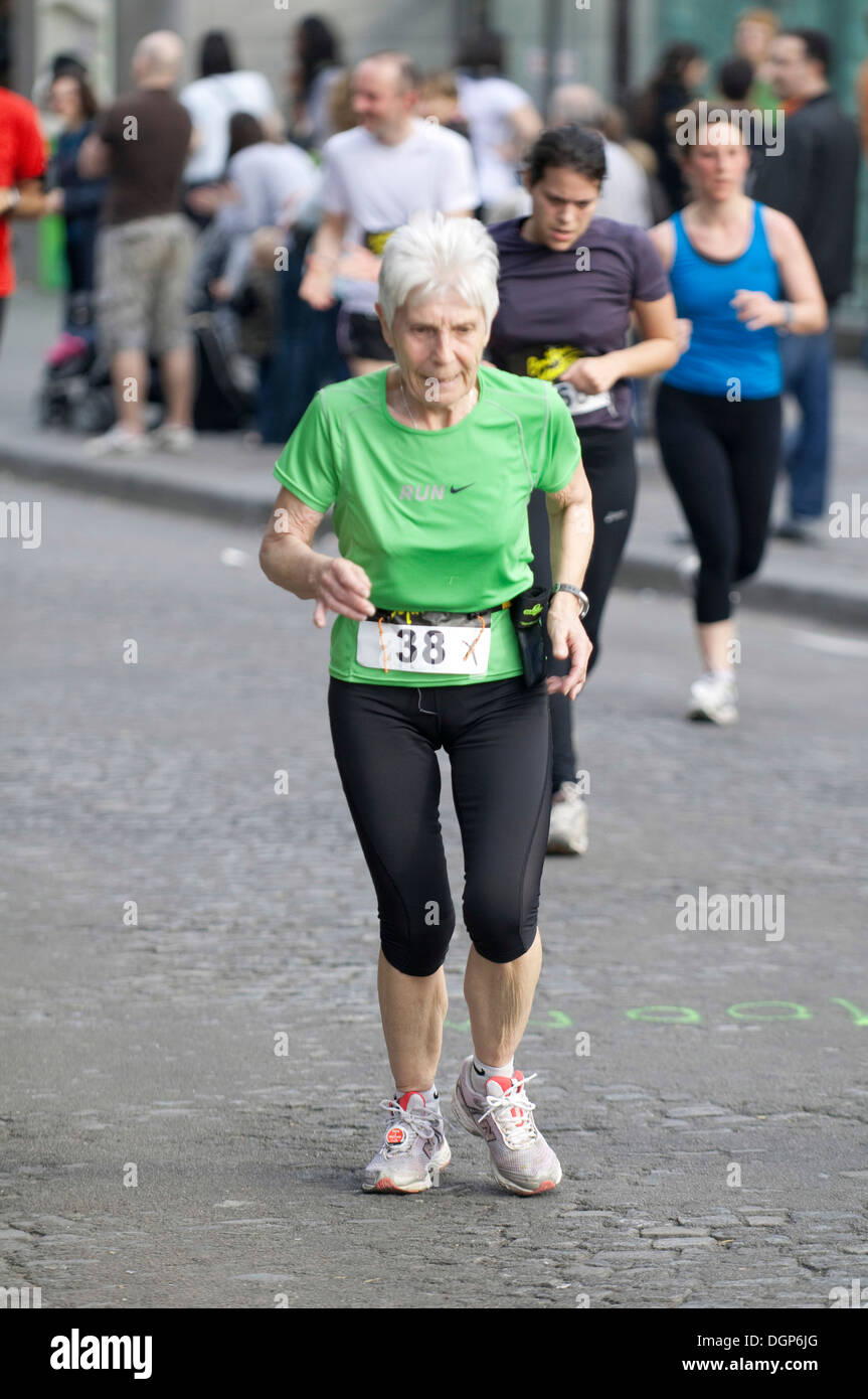 Old woman marathon runner hi-res stock photography and images - Alamy