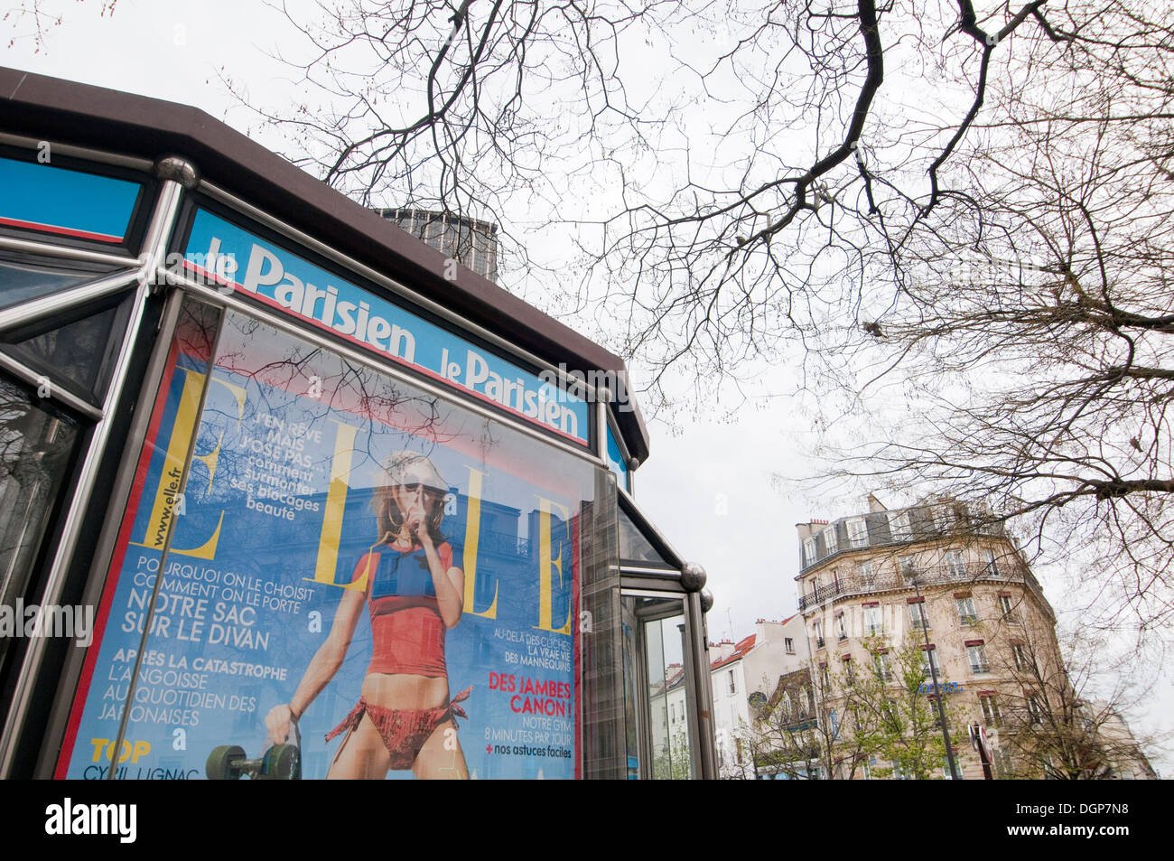 Magazine kiosk in Paris, France Stock Photo - Alamy