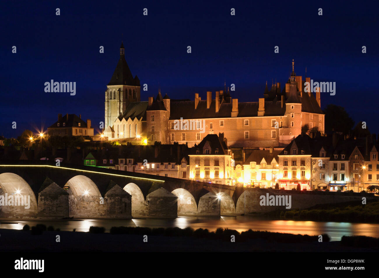 City view with Château de Gien castle and bridge over the Loire, Gien ...