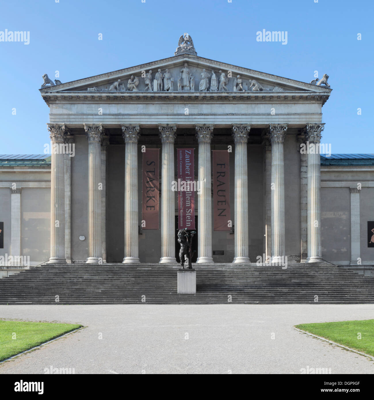 State Collection of Antiquities on Koenigsplatz square, Munich, Upper ...