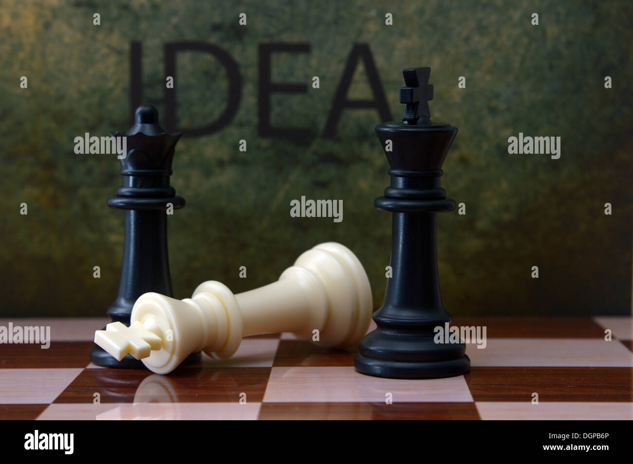 Idea text with chess Stock Photo - Alamy