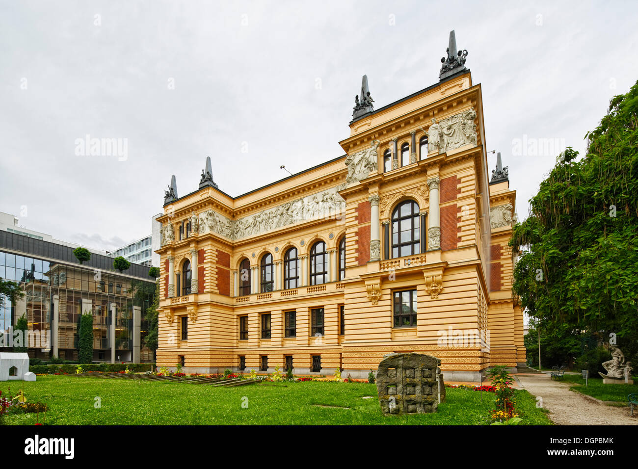 Upper gallery hi-res stock photography and images - Alamy