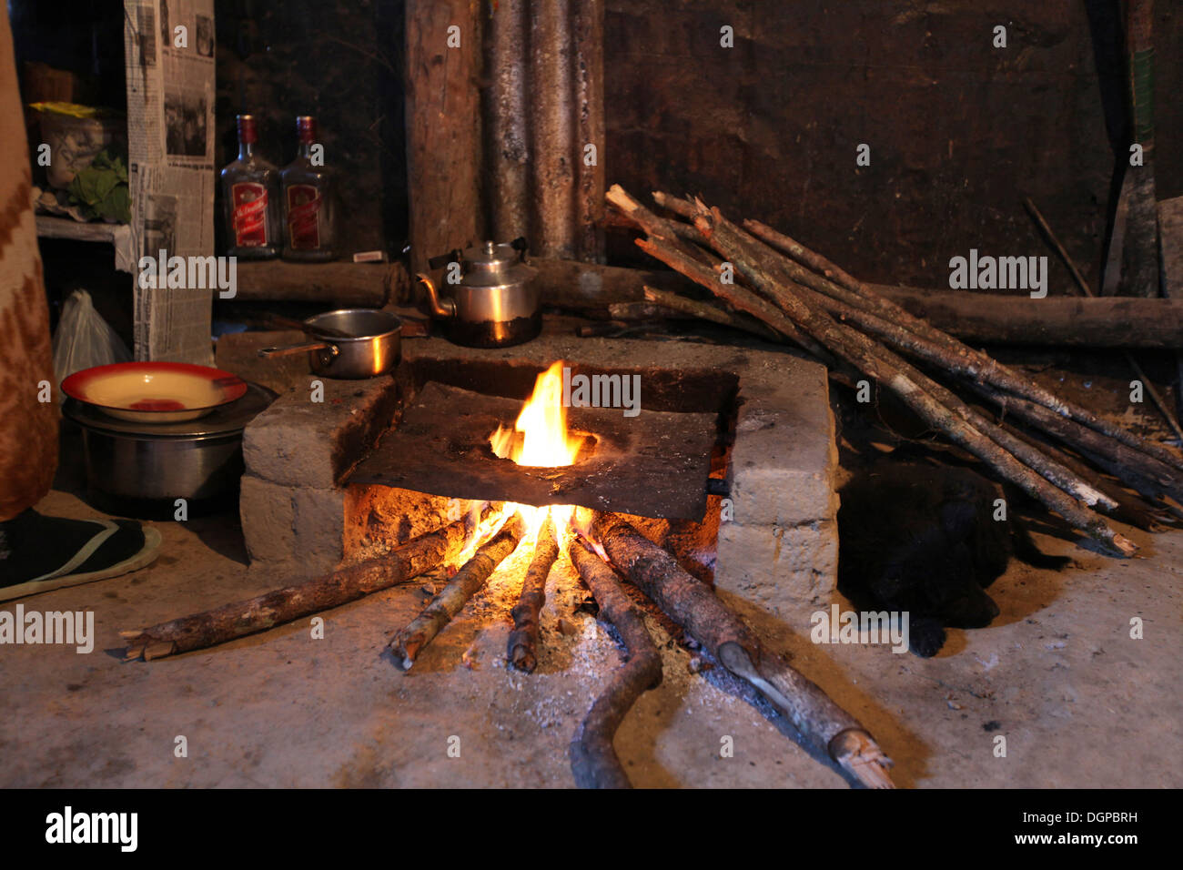 Fire village world hi-res stock photography and images - Alamy