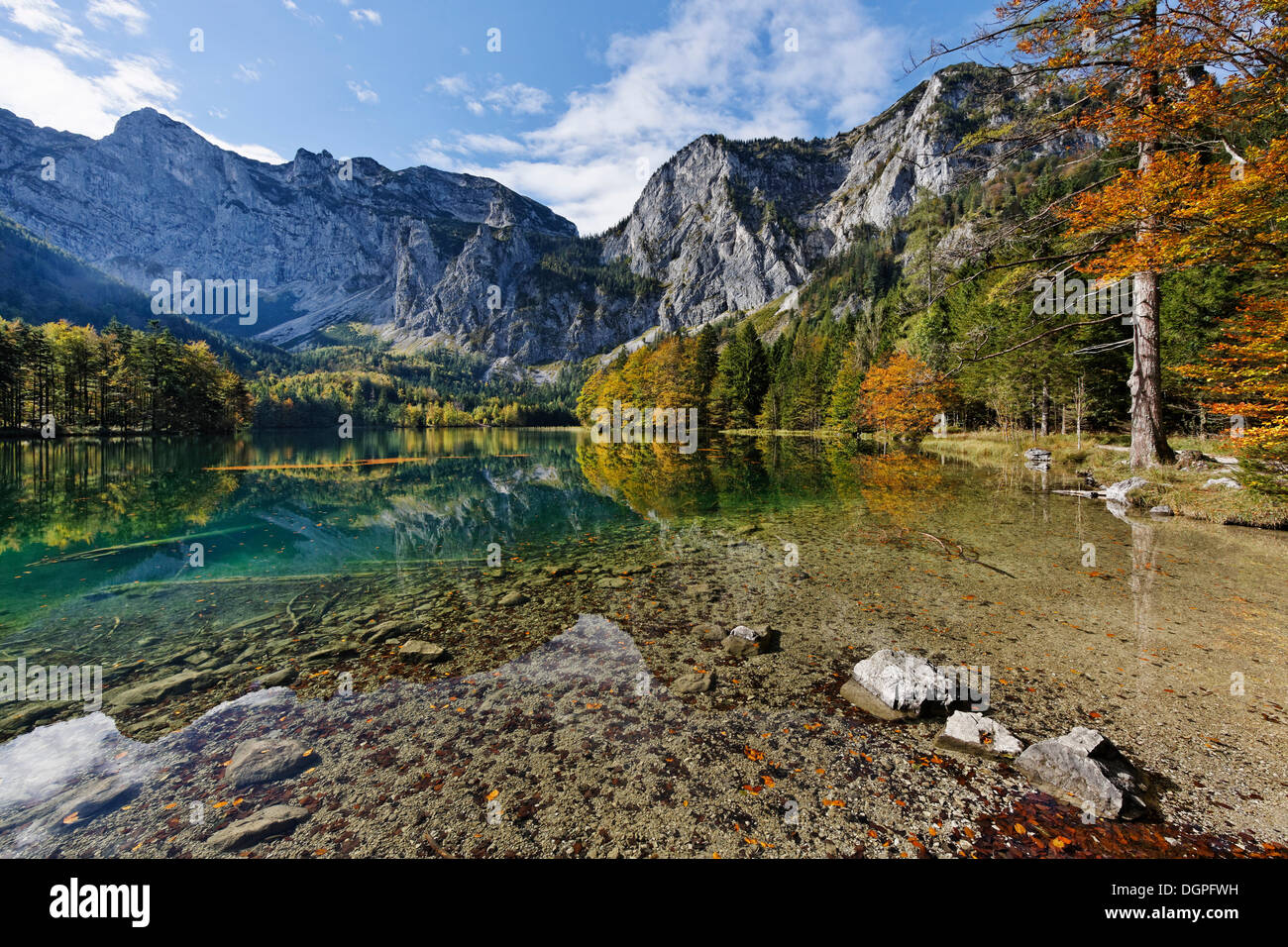 Lake Hinterer Langbathsee, Hoellengebirge mountains, Ebensee Stock ...