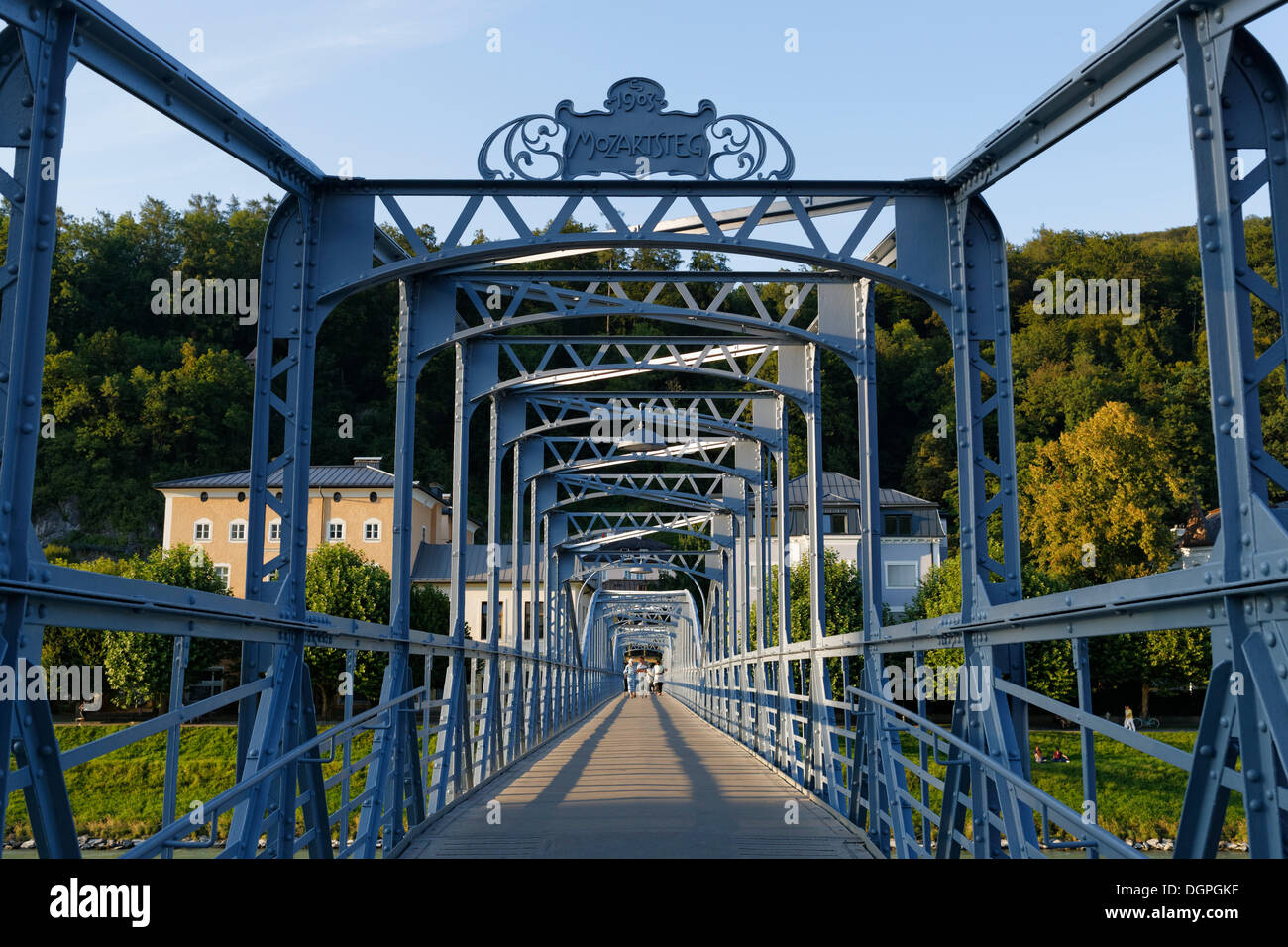 Mozartsteg bridge across the Salzach river, Salzburg, Austria, Europe ...