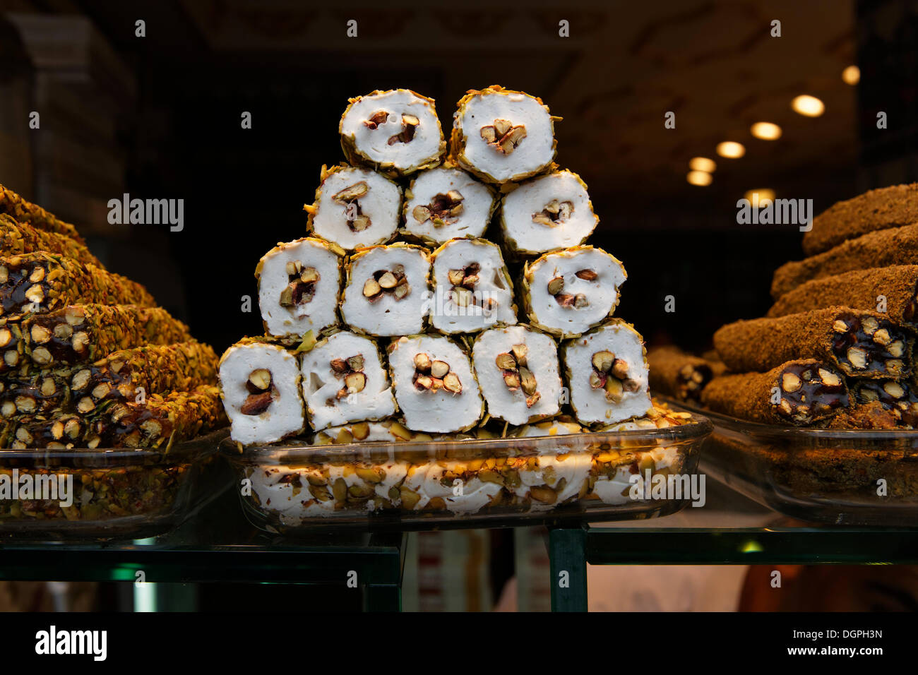 Honey store hi-res stock photography and images - Alamy