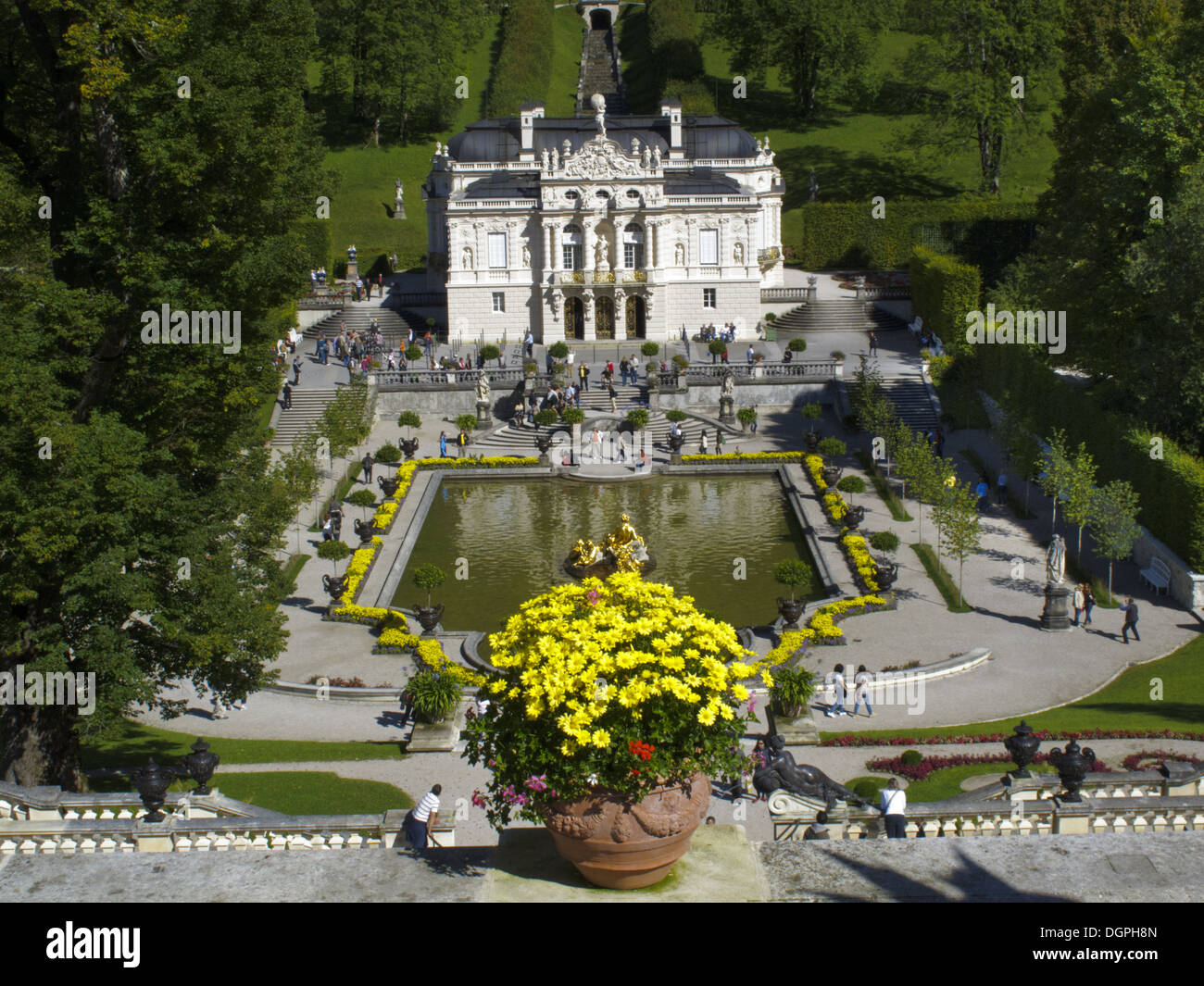 Linderhof castle palace schloss hi-res stock photography and images - Alamy