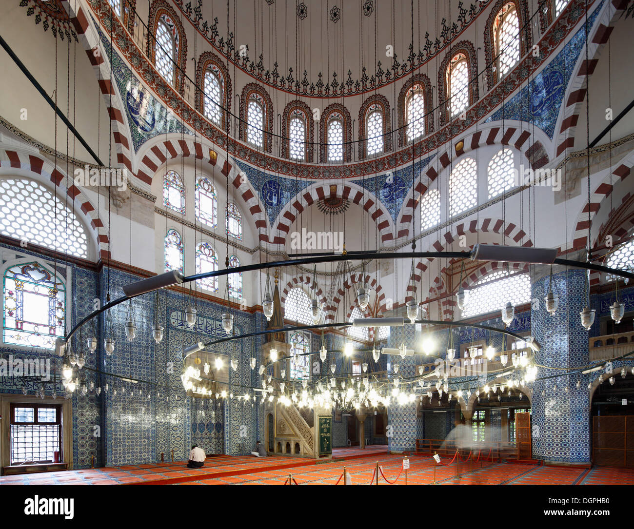 Mosque chandeliers hi-res stock photography and images - Alamy