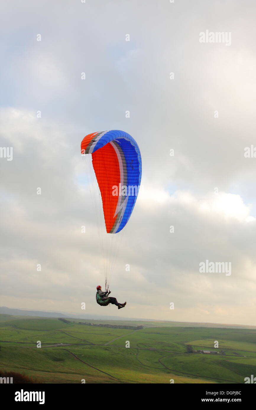 Hope Valley, Derbyshire, UK. 24 Oct 2013. 85-year-old Jack Englert ...