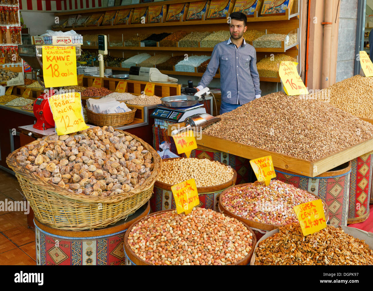 Izmir bazaar hi-res stock photography and images - Alamy