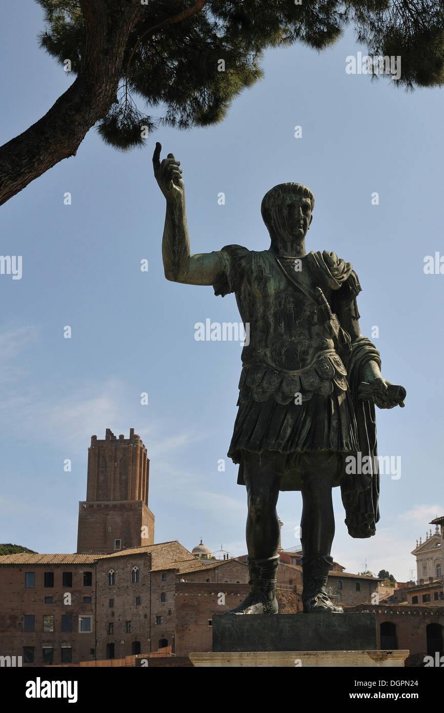 Statue of Trajan, Statua di Traiano, Via dei Fori Imperiali, Rome ...
