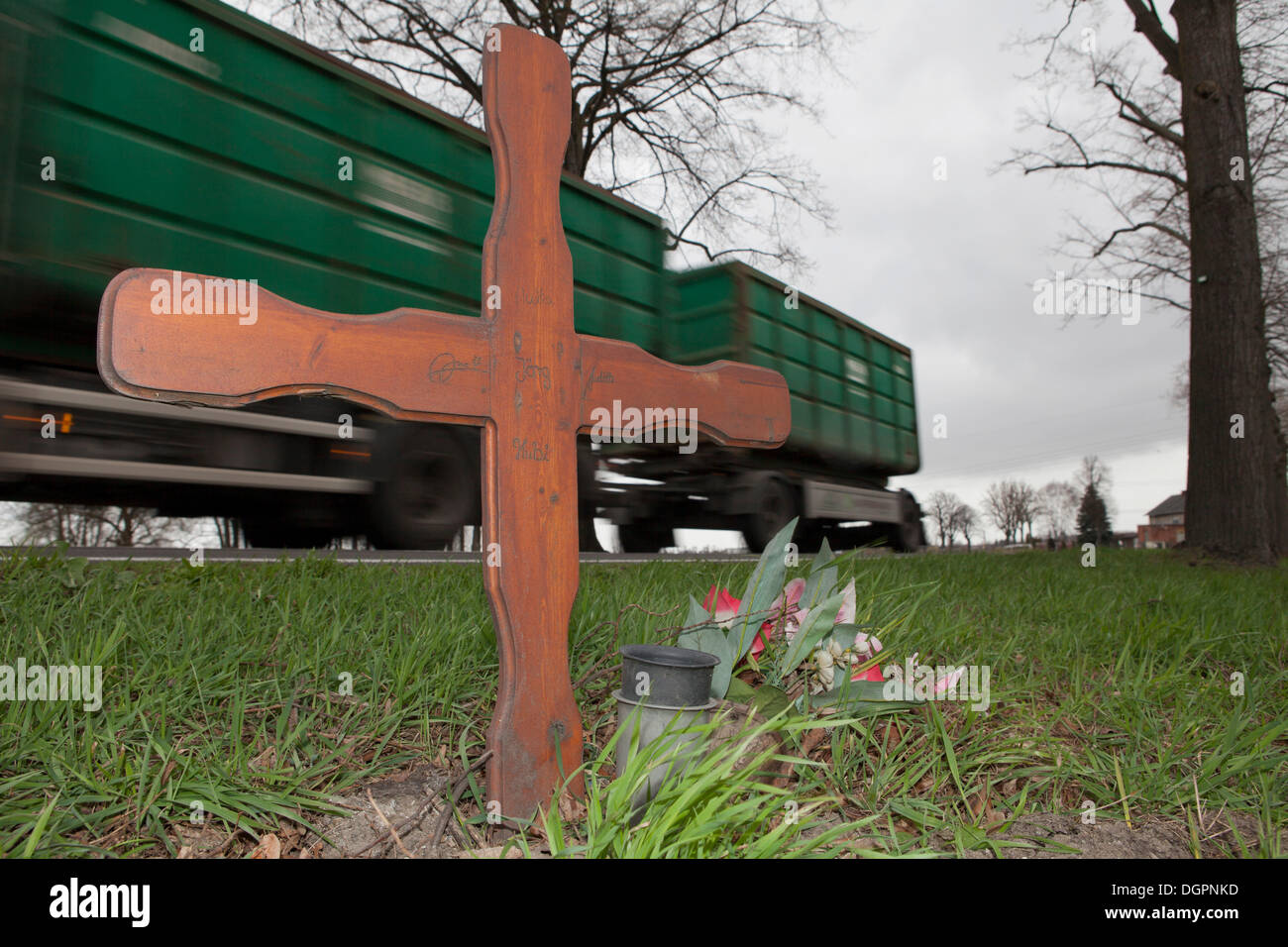 Bottom side view of flowers hi-res stock photography and images - Alamy
