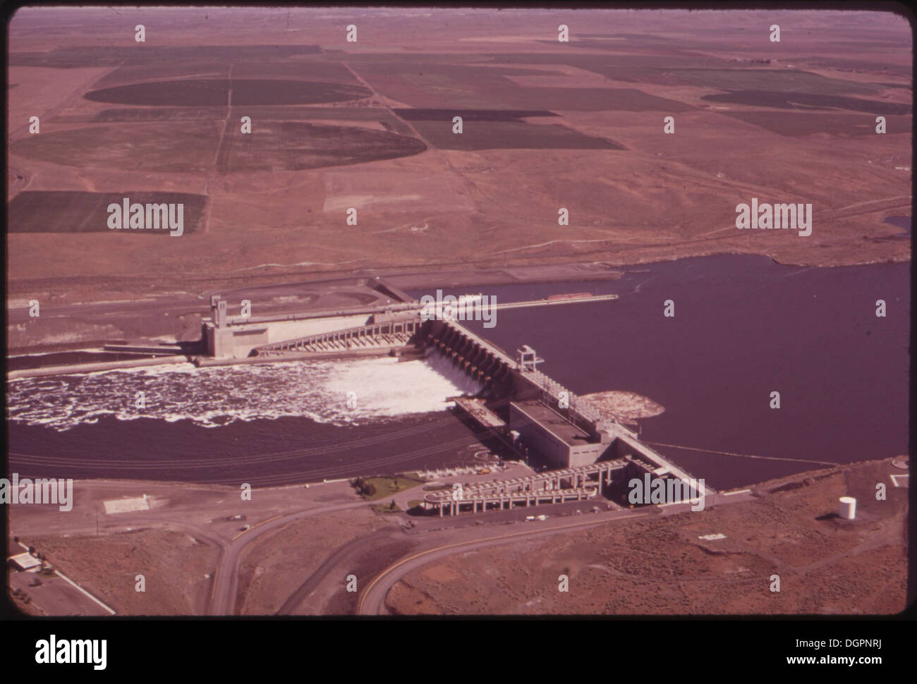 Ice harbor dam hi-res stock photography and images - Alamy