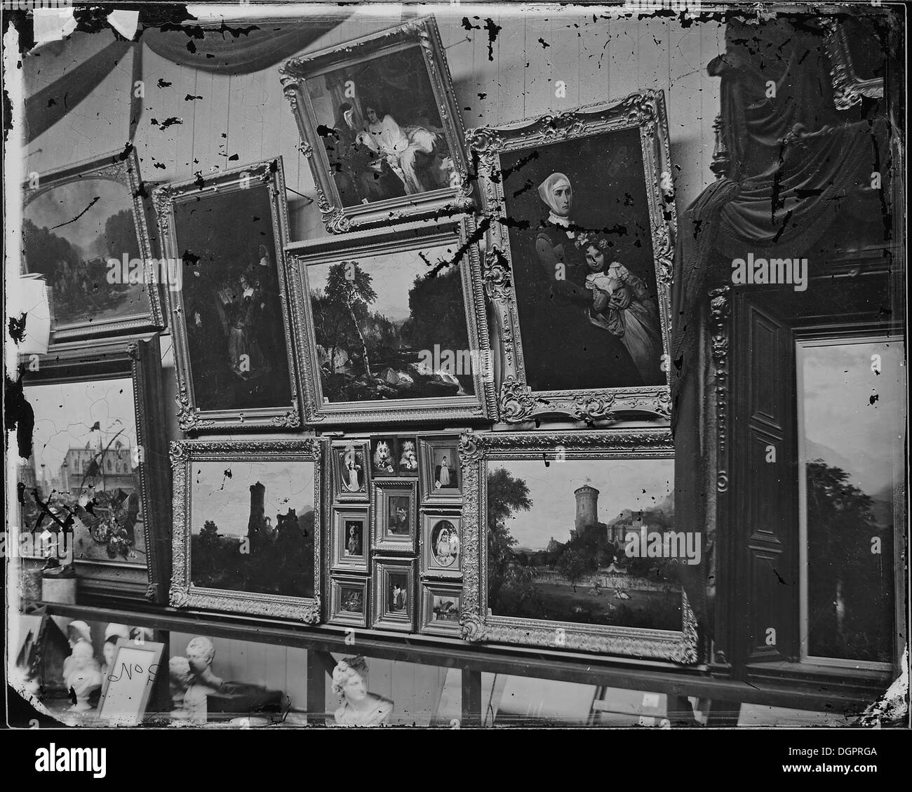 Exhibit exhibition collection photographs hi-res stock photography and ...