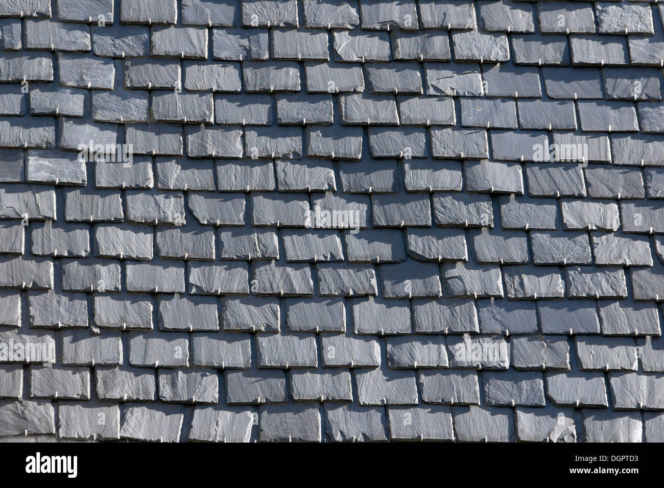 Slate roof background texture hi-res stock photography and images - Alamy