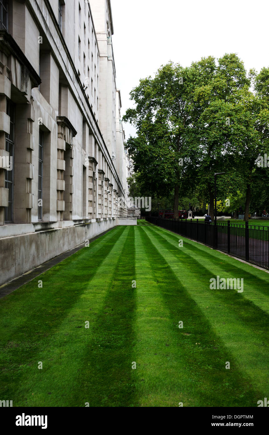 Building with grass hi-res stock photography and images - Alamy