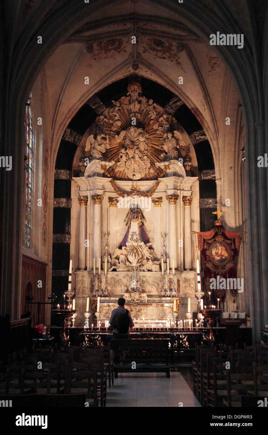 Side altar hi-res stock photography and images - Alamy